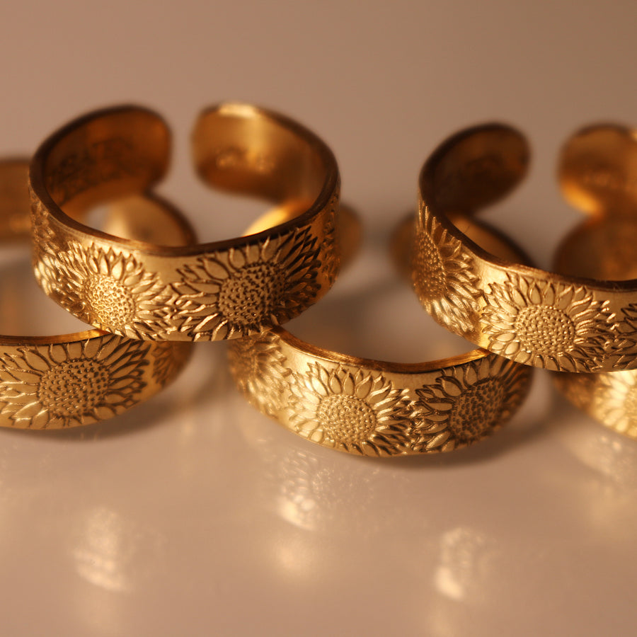 Gold Sunflower Ring | Floral Jewelry | Veeaien Designs